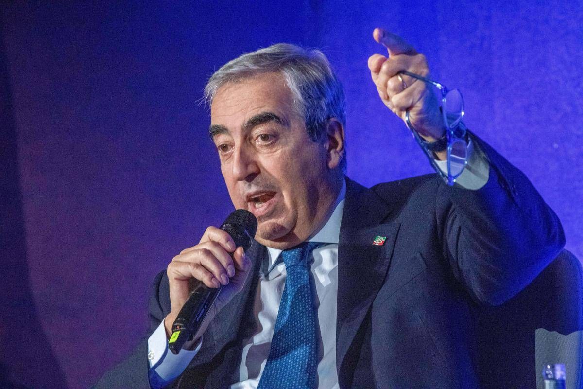 Referendum, l'ironia di Gasparri sui social: "Io sto con Gratteri e Di ...