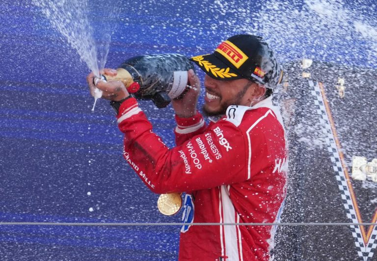 Hamilton, vittoria e... commozione. Il messaggio in italiano: "Grazie a ...