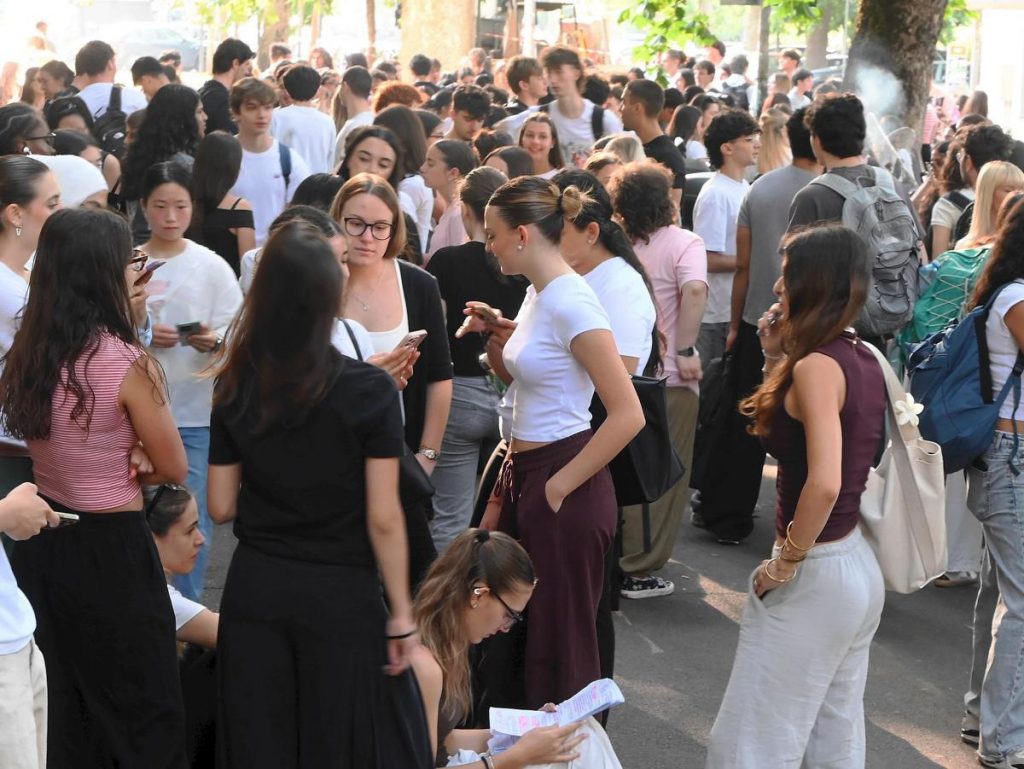Maturità 2026, l'esperto: "Studiare tutta la notte non aiuta, dormire ...